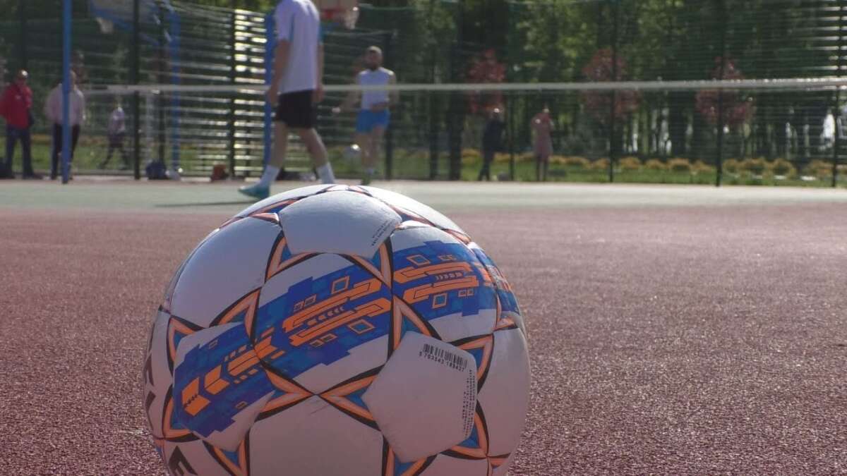 Новий вид спорту для покровчан: розпочався турнір з тенісболу ...